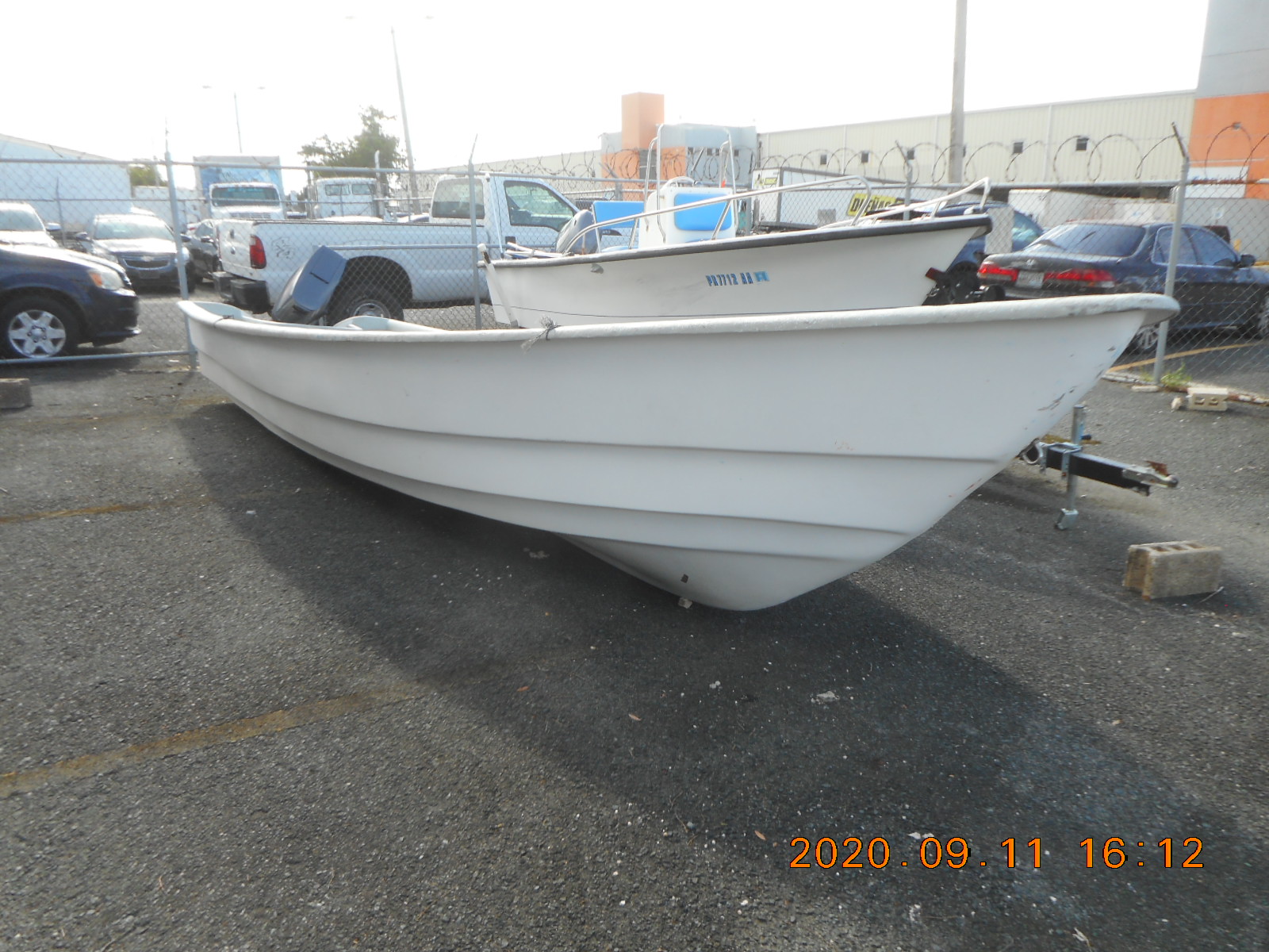 » CUSTOM MADE 24′ OPEN FISHERMAN VESSEL, White (667083)