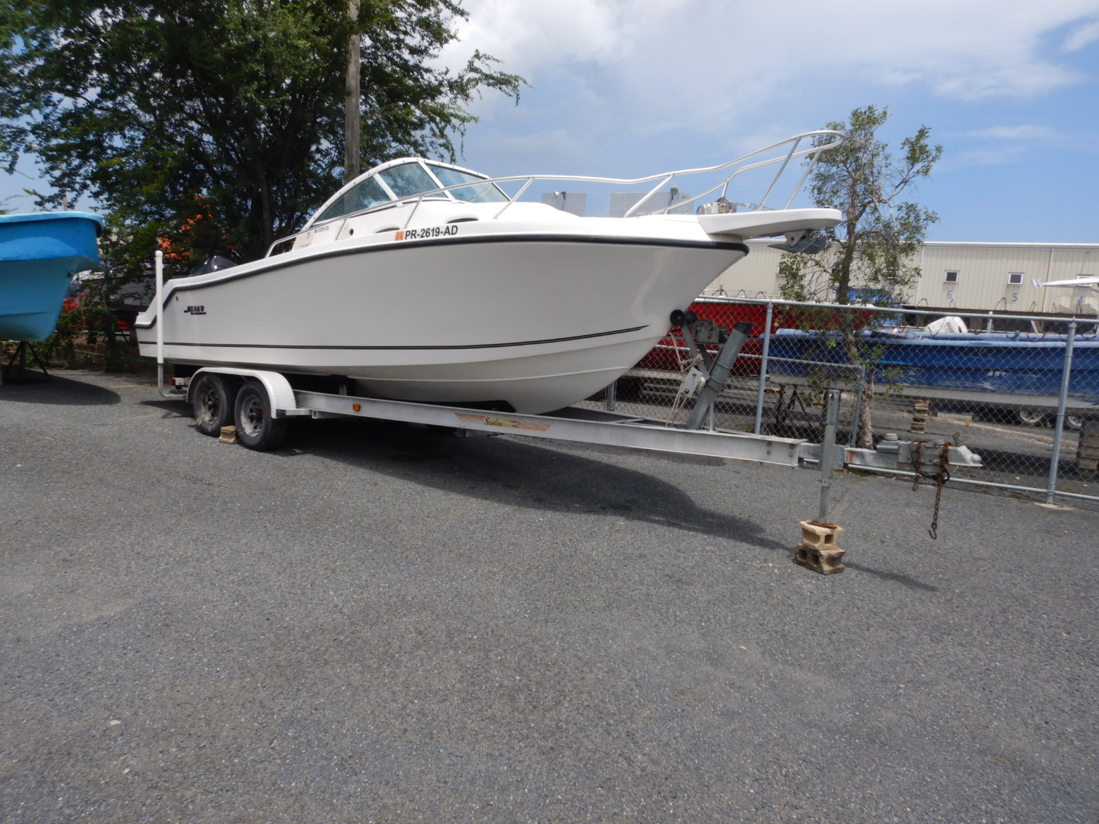 » 1998 MAKO MARINE 253 25\’ Vessel with Boat Trailer, White, (005569)