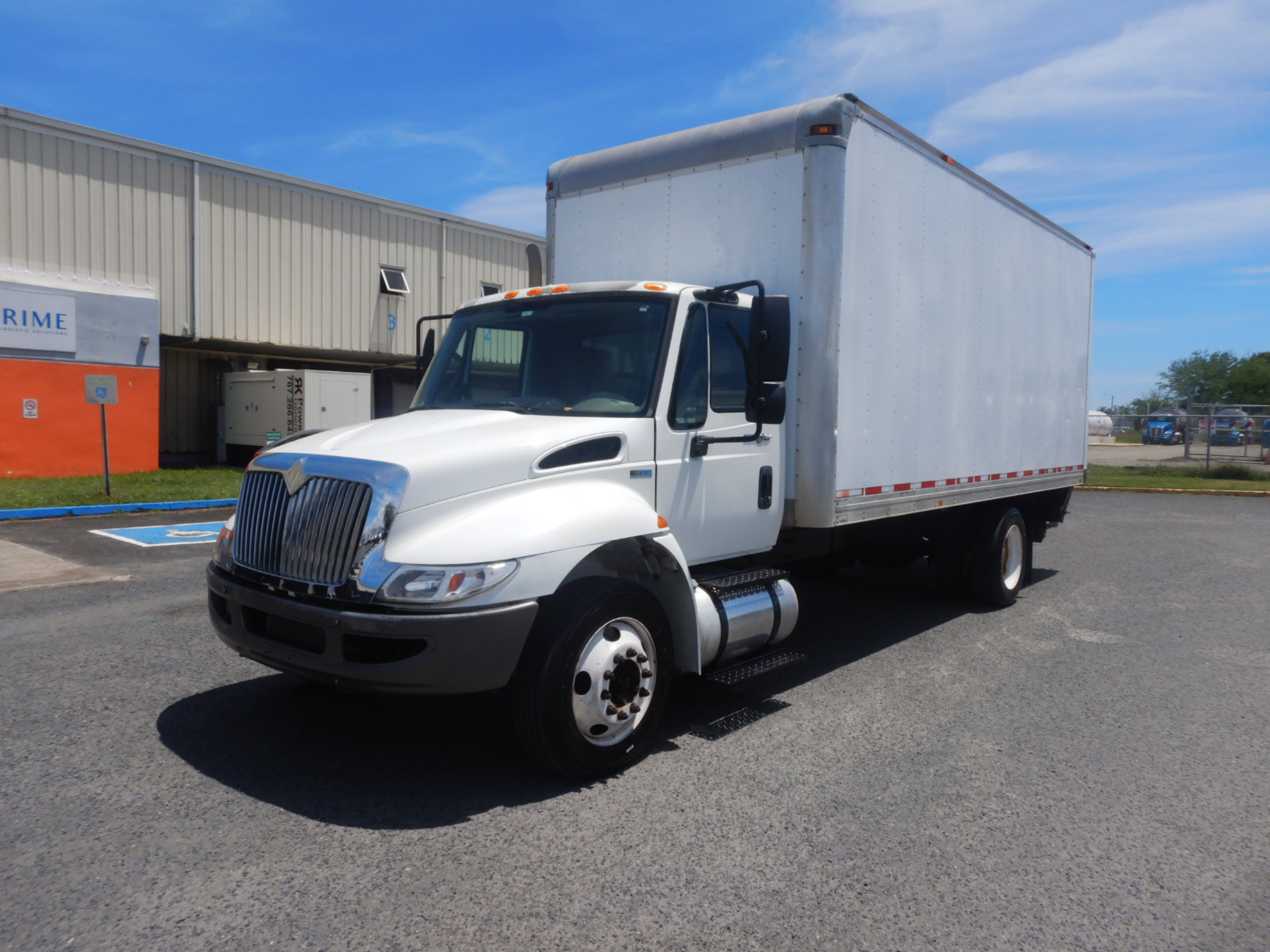 » 2013 International Maxx Force Dura Star 4000, White (Private-001)